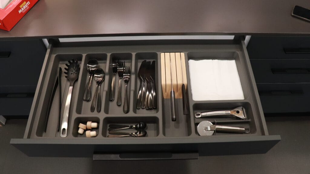 Kitchen Cutlery Tray-2