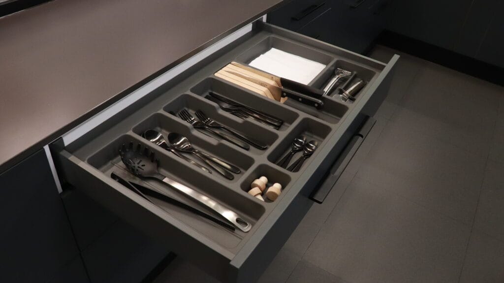 Kitchen Cutlery Tray-2